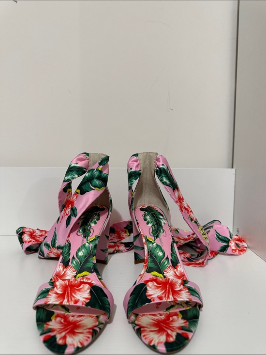 Jessica Simpson | Shoes | Jessica Simpson Pink Floral Satin Block Heel ...